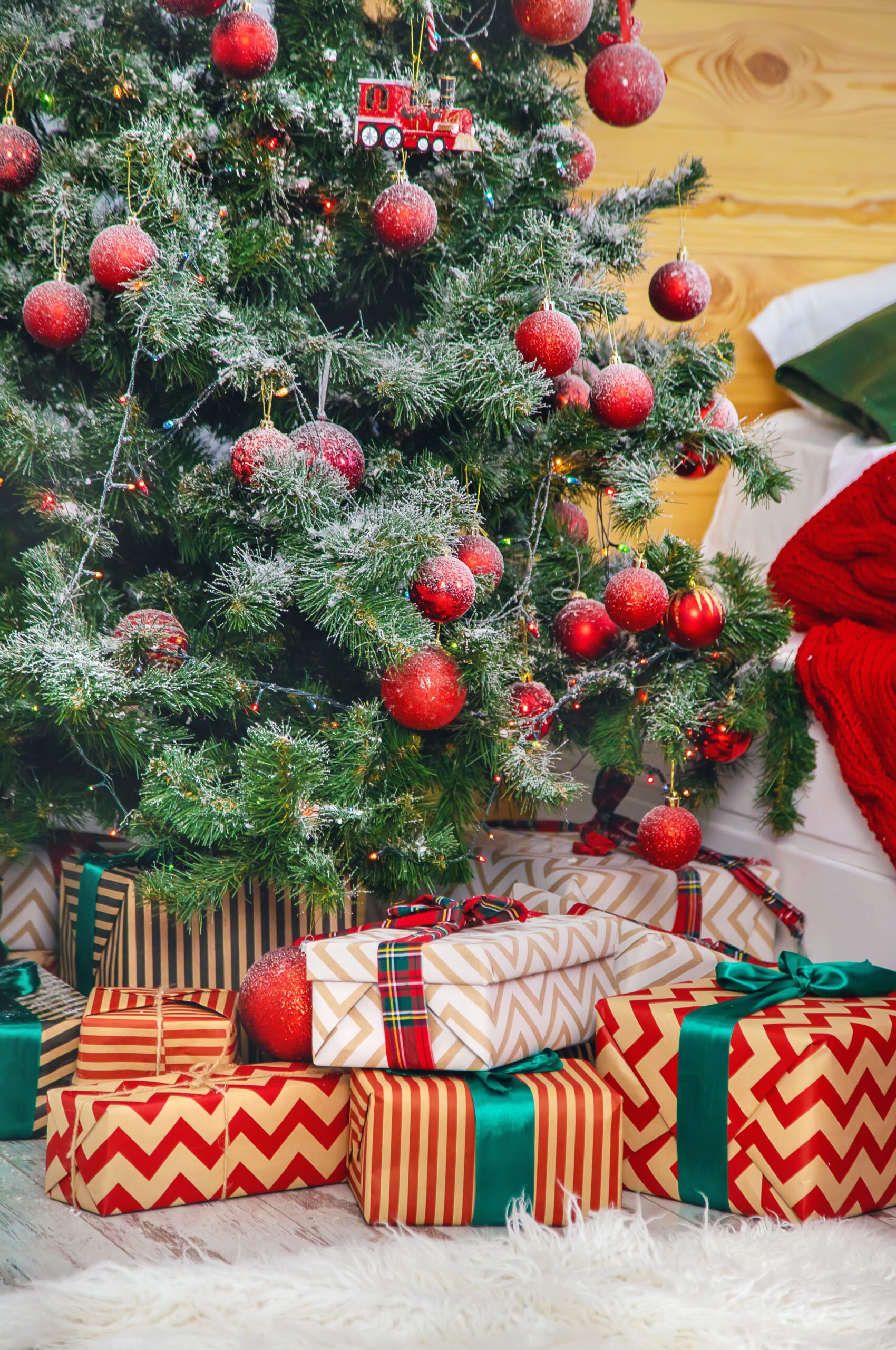 Thema Kerstmis - Kerstversieringen, cadeaus en kerstkleding